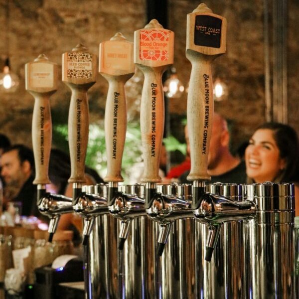 Blue Moon Tap House from Restaurant to Bar! - Panama Casco Viejo