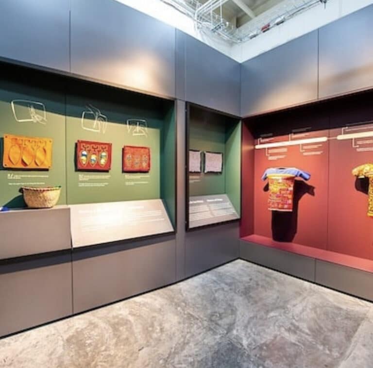 El Museo de la Mola en el Casco Viejo rinde Homenaje al Tejido Guna ...